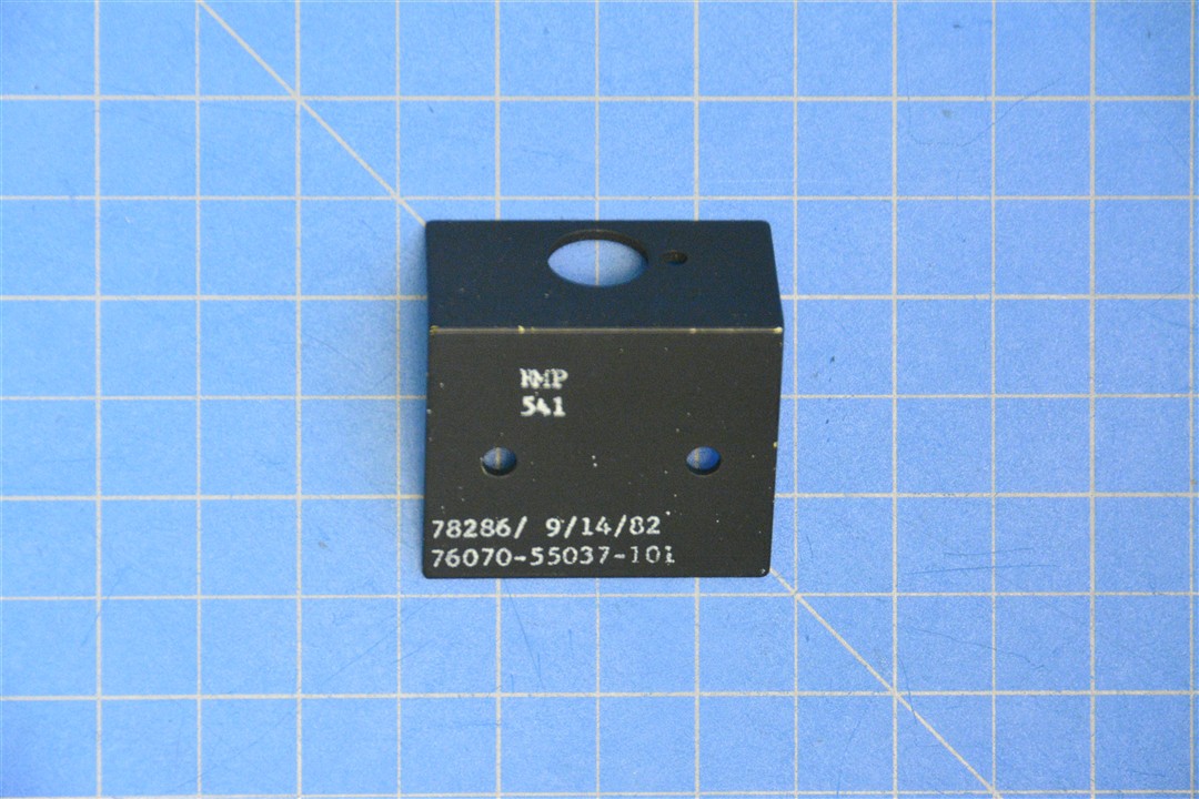 76070-55037-101 - BRACKET, NEW SURPLUS, SOLD PER EACH - AVBOX US