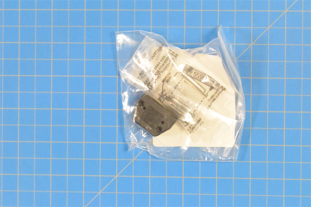 030-02351-0000 - BACKSHELL, D-SUB - AVBOX US