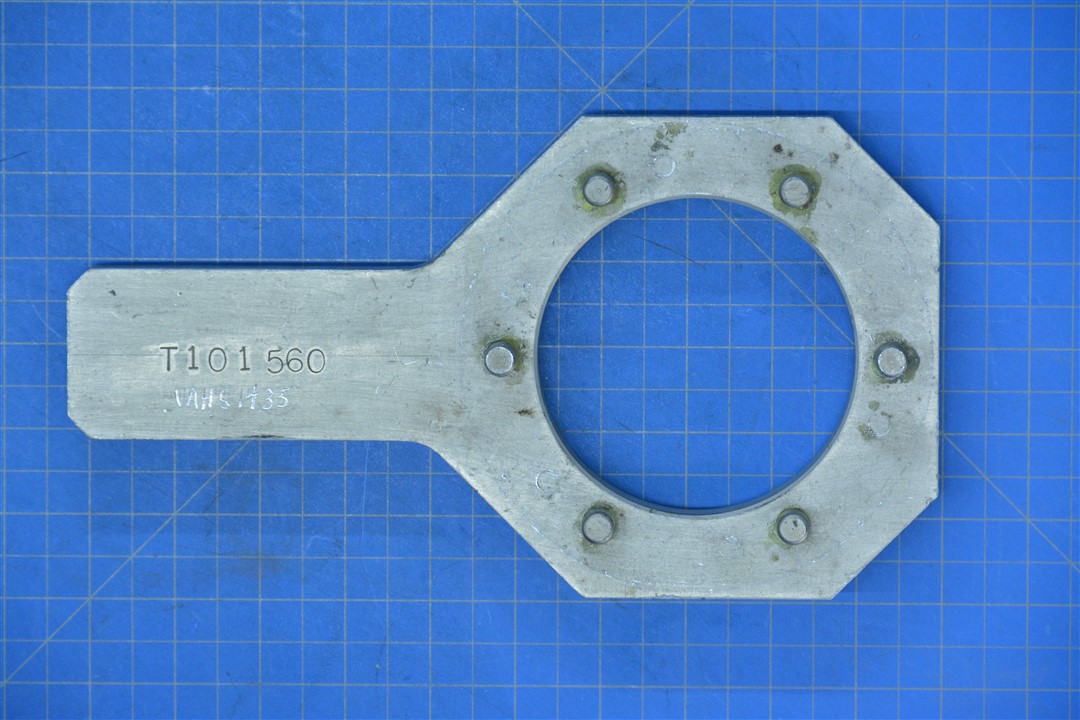 T101560 - HOLDING FIXTURE - AVBOX US